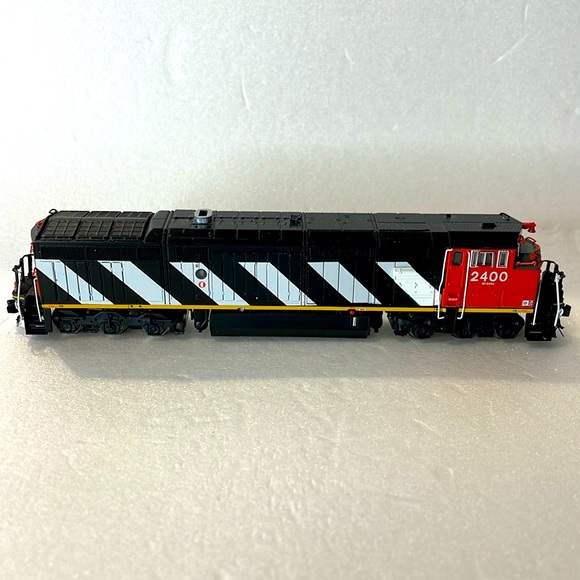 RAPIDO | Other | N Scale Dc Rapido Locomotive Dash 84cm 2400 | Poshmark